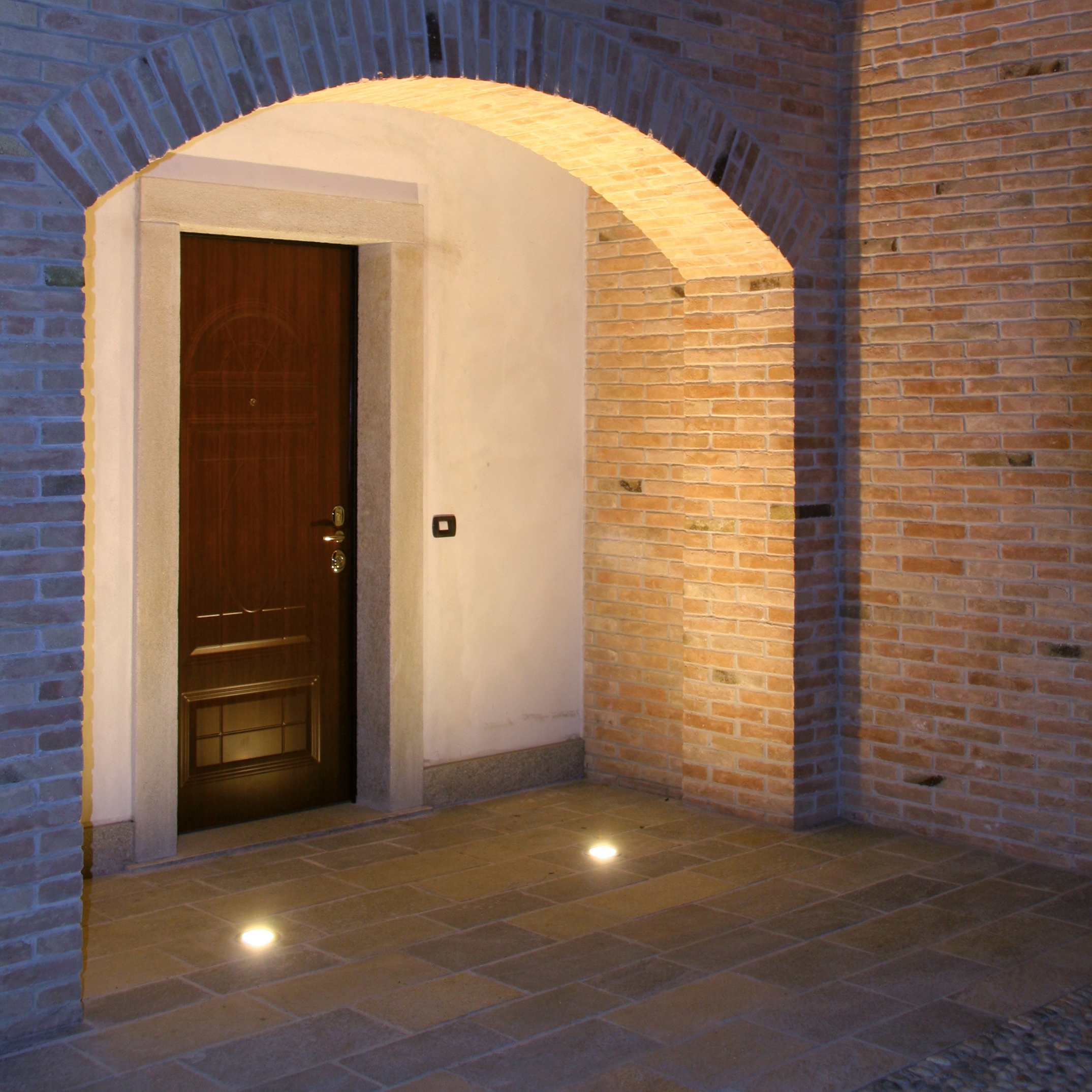 CHIARA MID-POWER LED / STAINLESS STEEL FRAME - SANDBLASTED GLASS ...