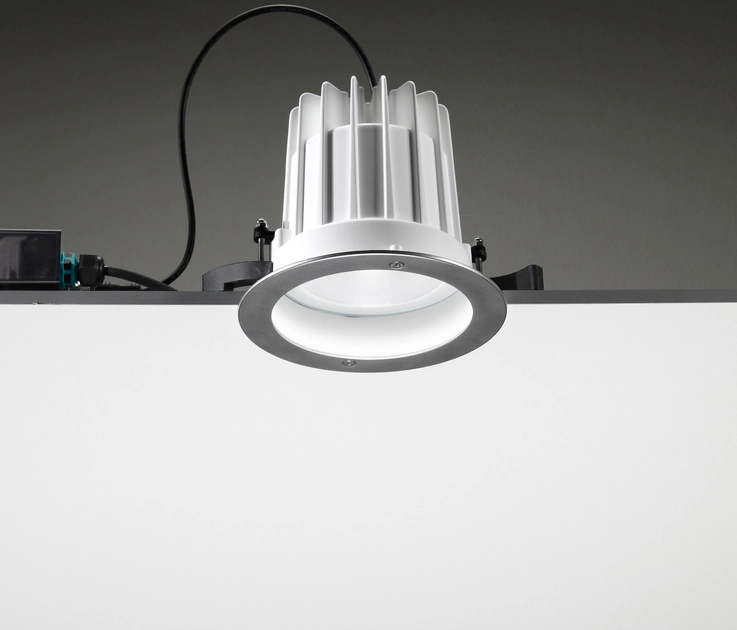 LEILA 165 COB LED / STAINLESS STEEL FRAME - MEDIUM BEAM 20° - Outdoor ...