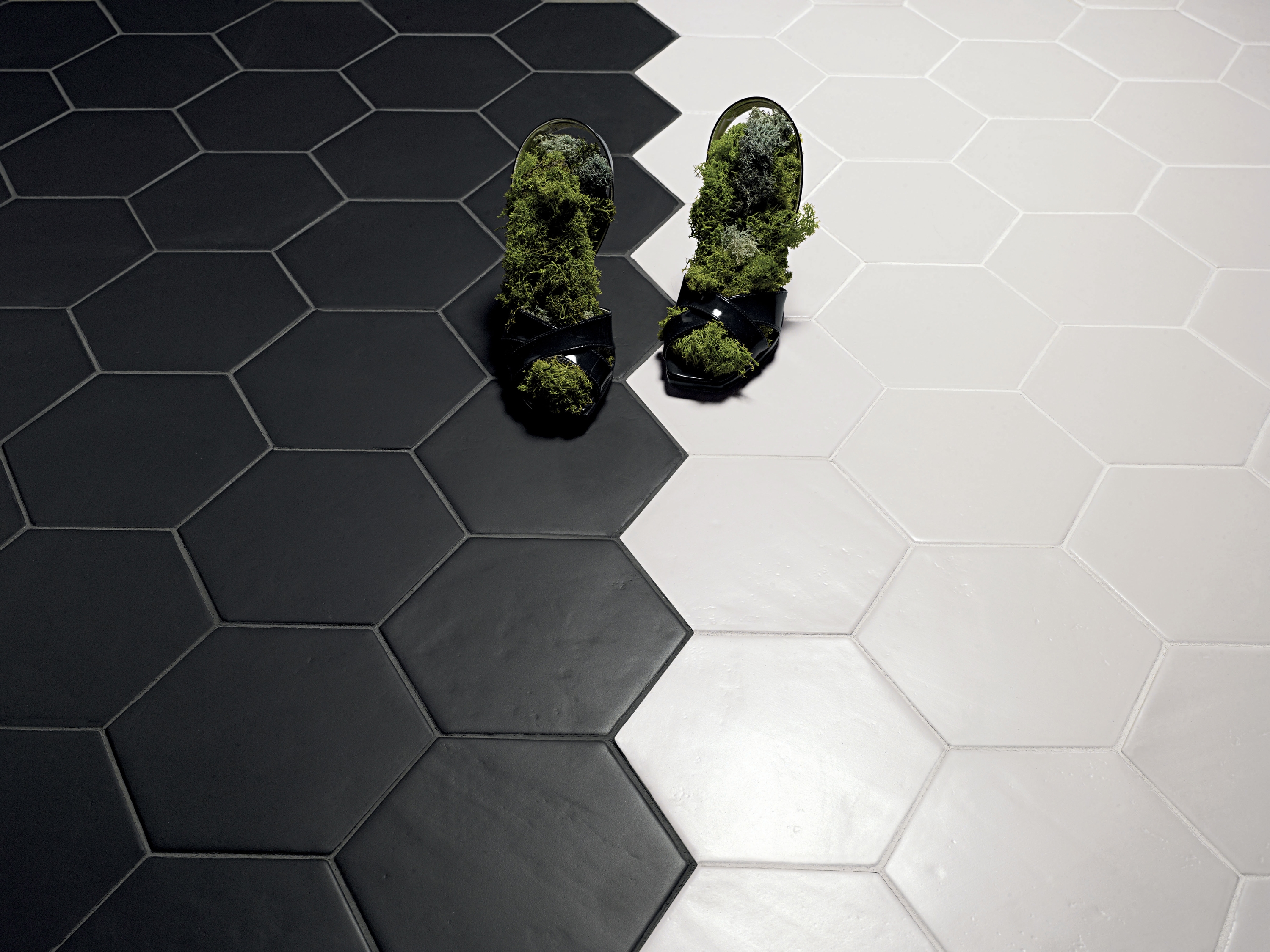 LE CRETE QUADRO TERRA NERA - Ceramic tiles from Valmori Ceramica Design ...