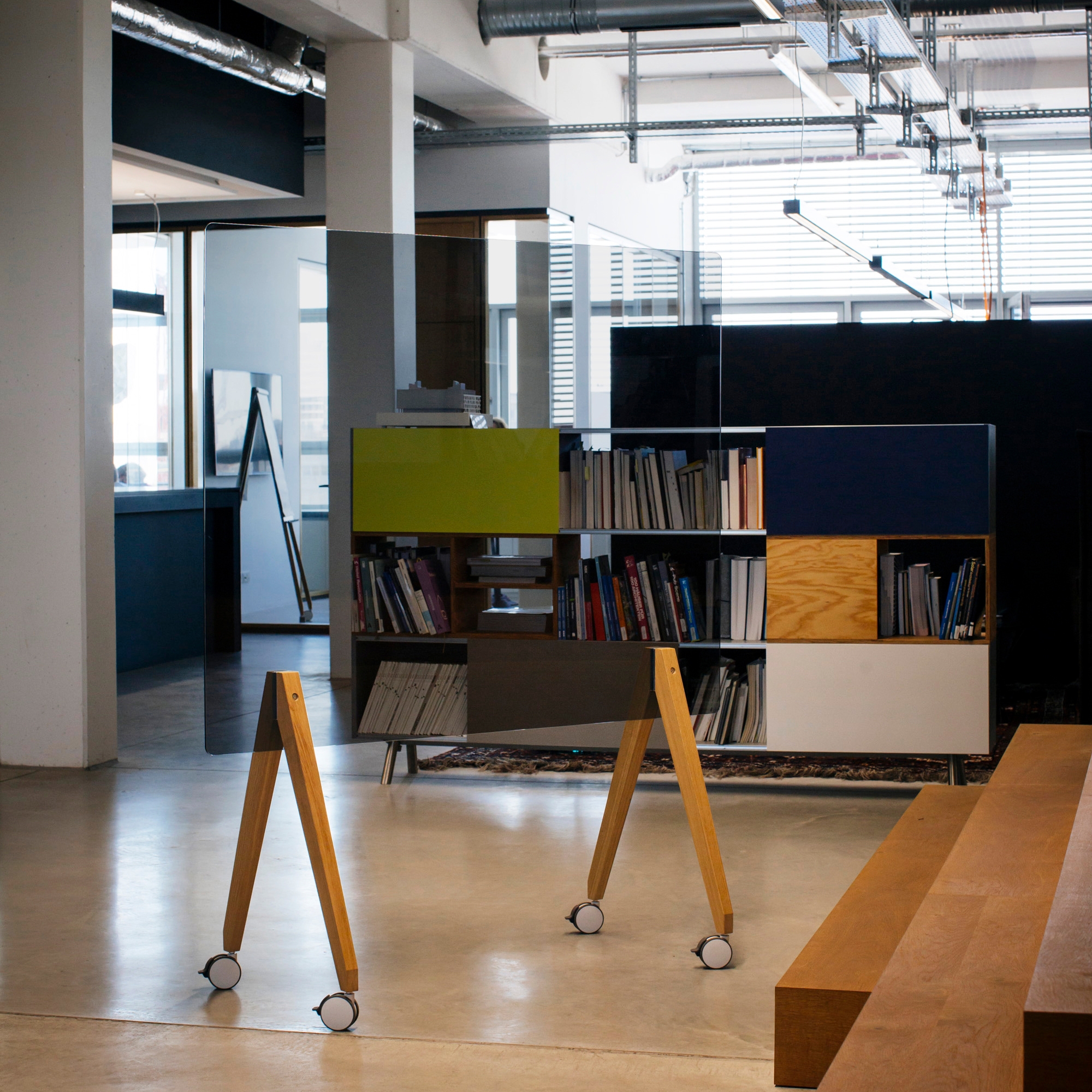 GLASSWORKS | GLASSBOARD - Flip charts / Writing boards from roomours ...