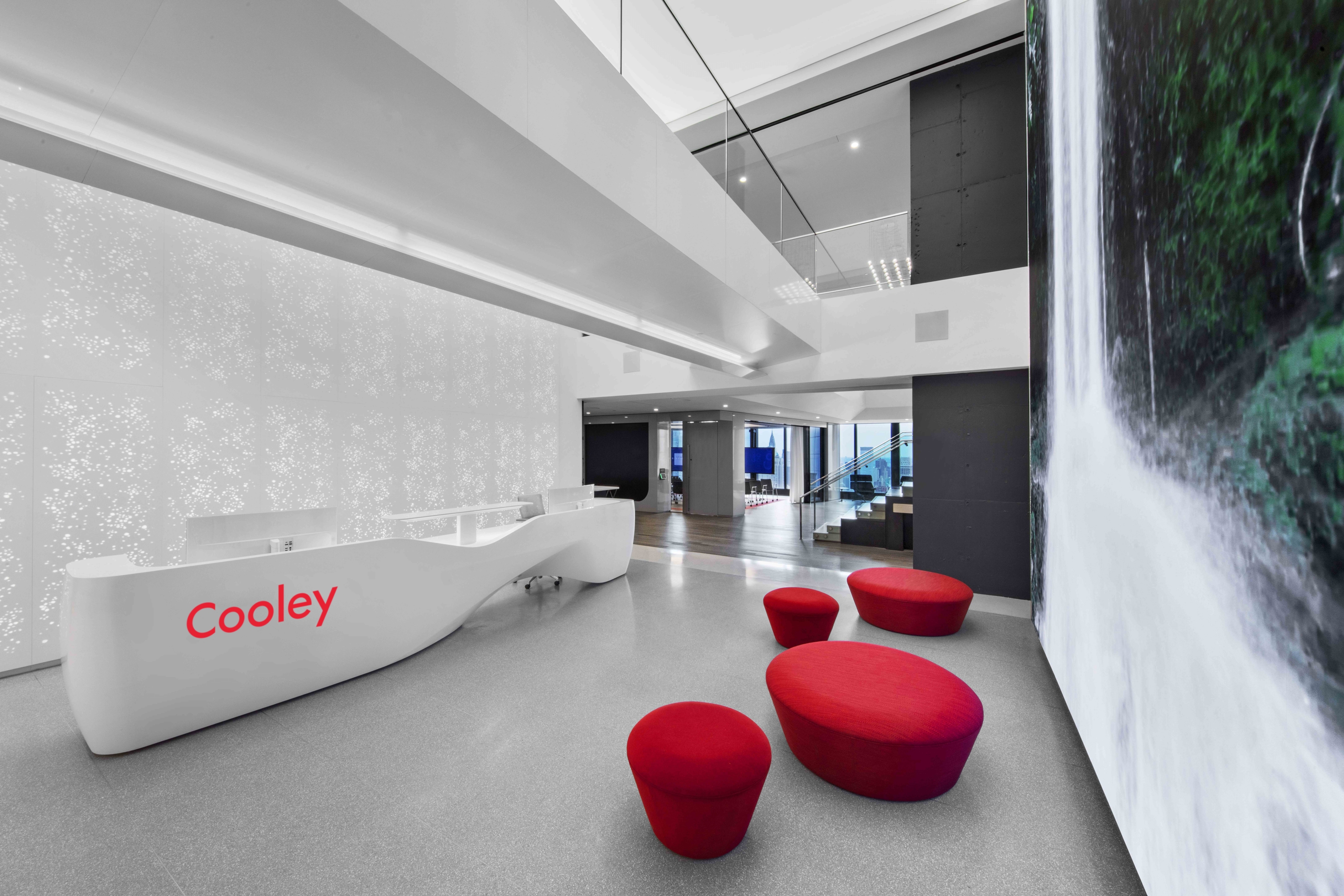 KIN II RECEPTION DESK WITH TRANSLUCENT BRANDING - Counters from Isomi ...