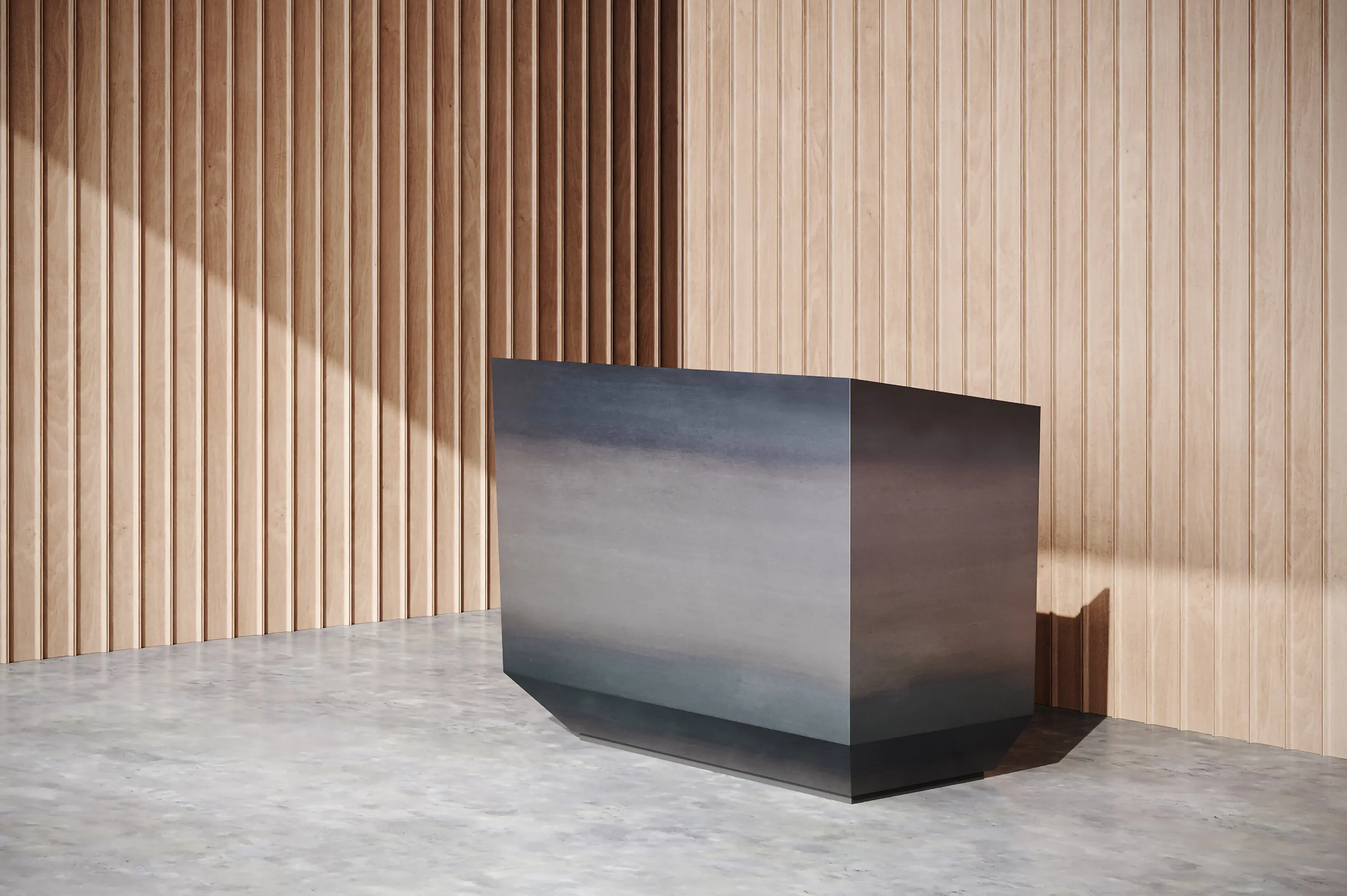LINEA GREETER IN HOT ROLLED STEEL CONFIGURATION 3 - Stehpulte von Isomi ...