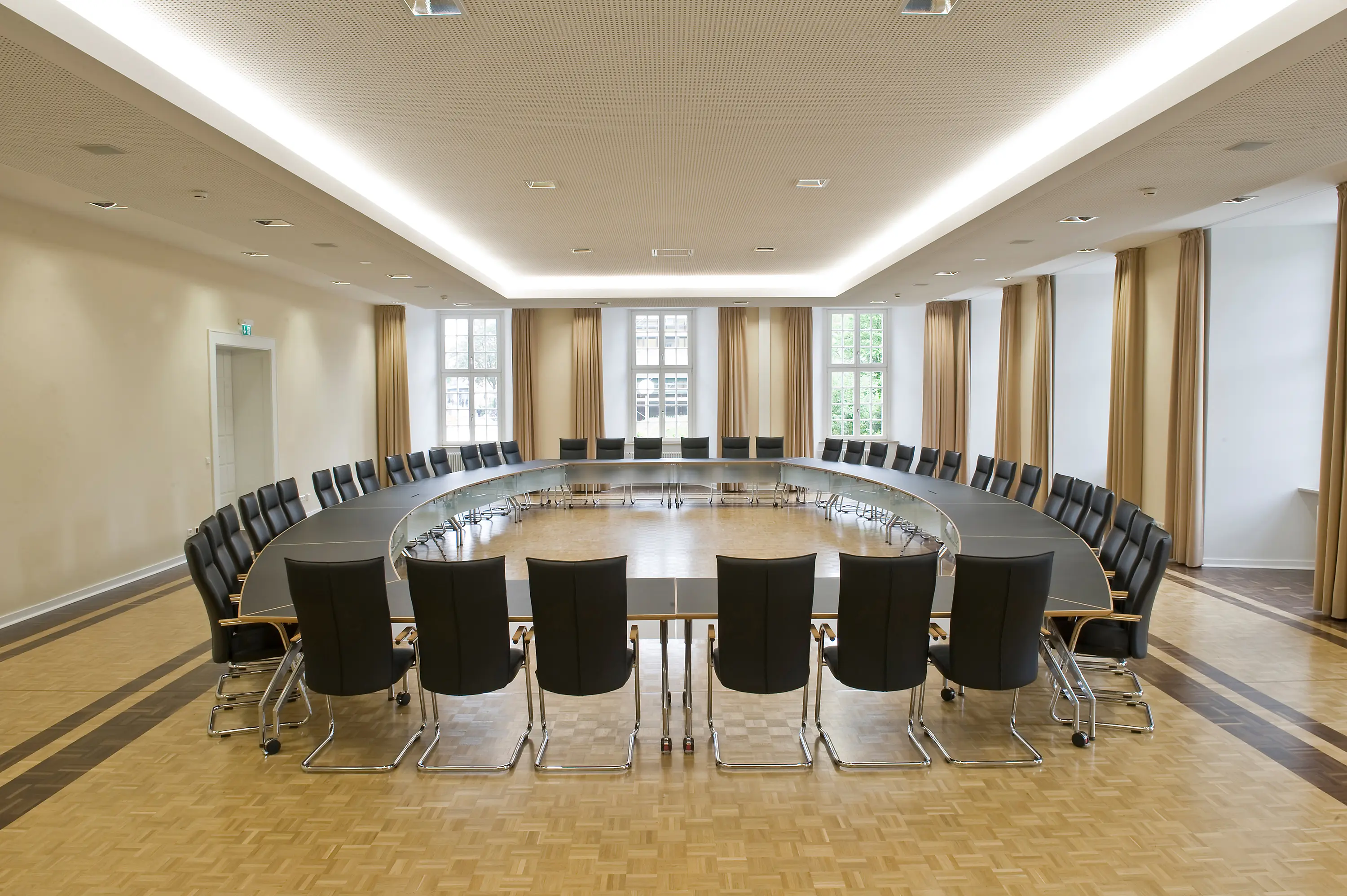 FALLON CONFERENCE TABLE - Contract tables from fröscher | Architonic