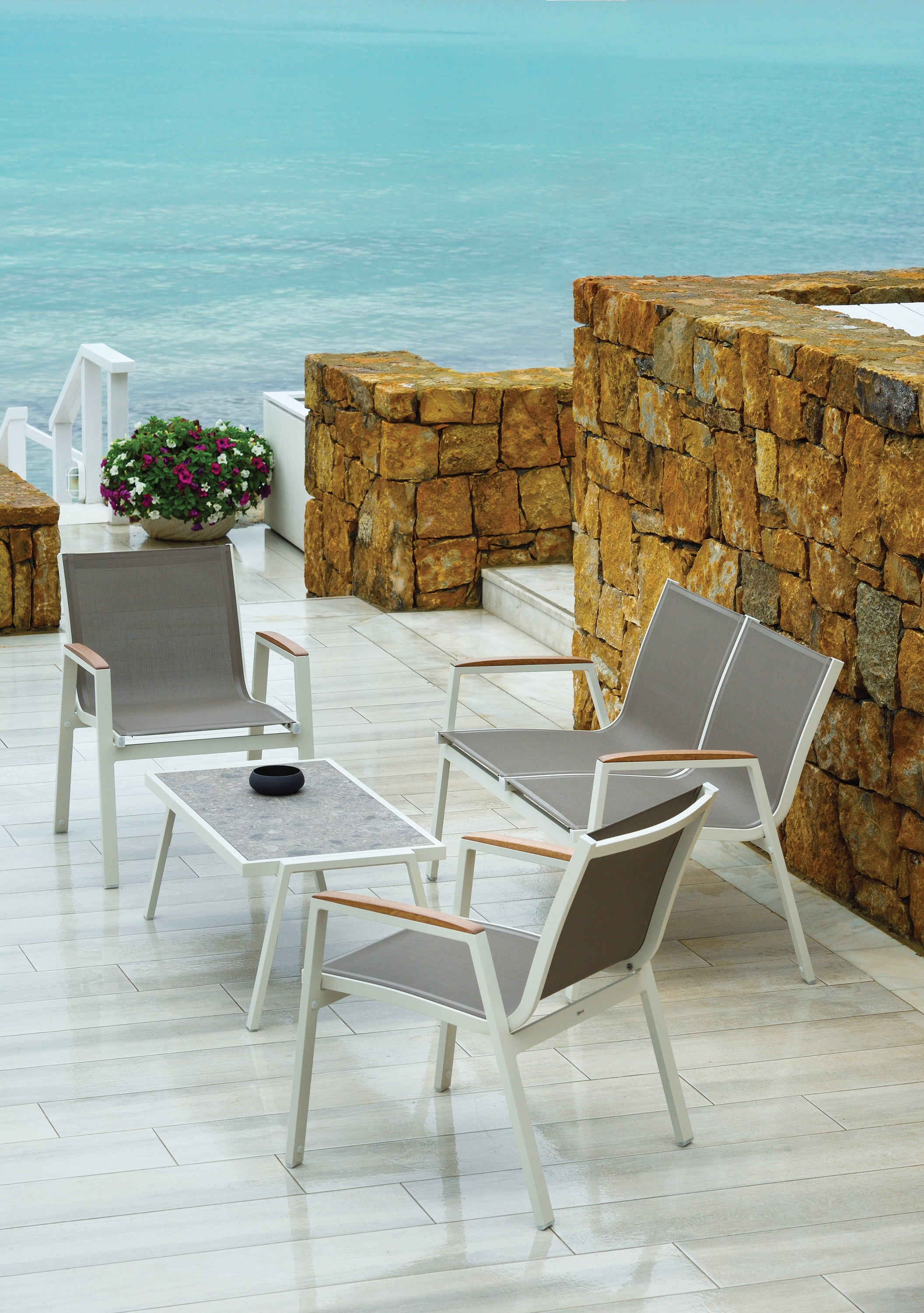 AMELIA DINING ARMCHAIR - Chairs from 10DEKA | Architonic