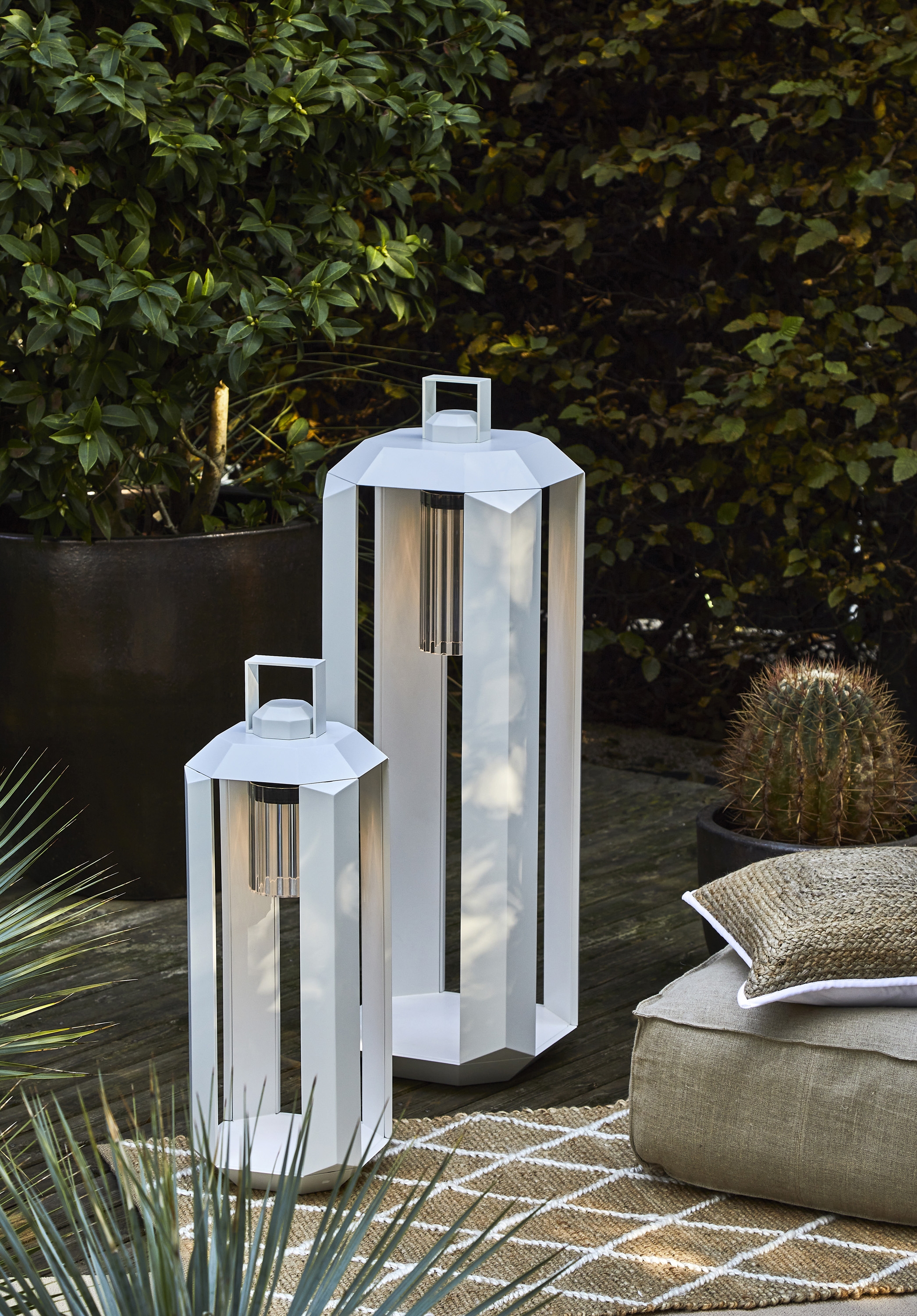 CUBE LARGE OUTDOOR BATTERY - Outdoor floor lights from Contardi ...