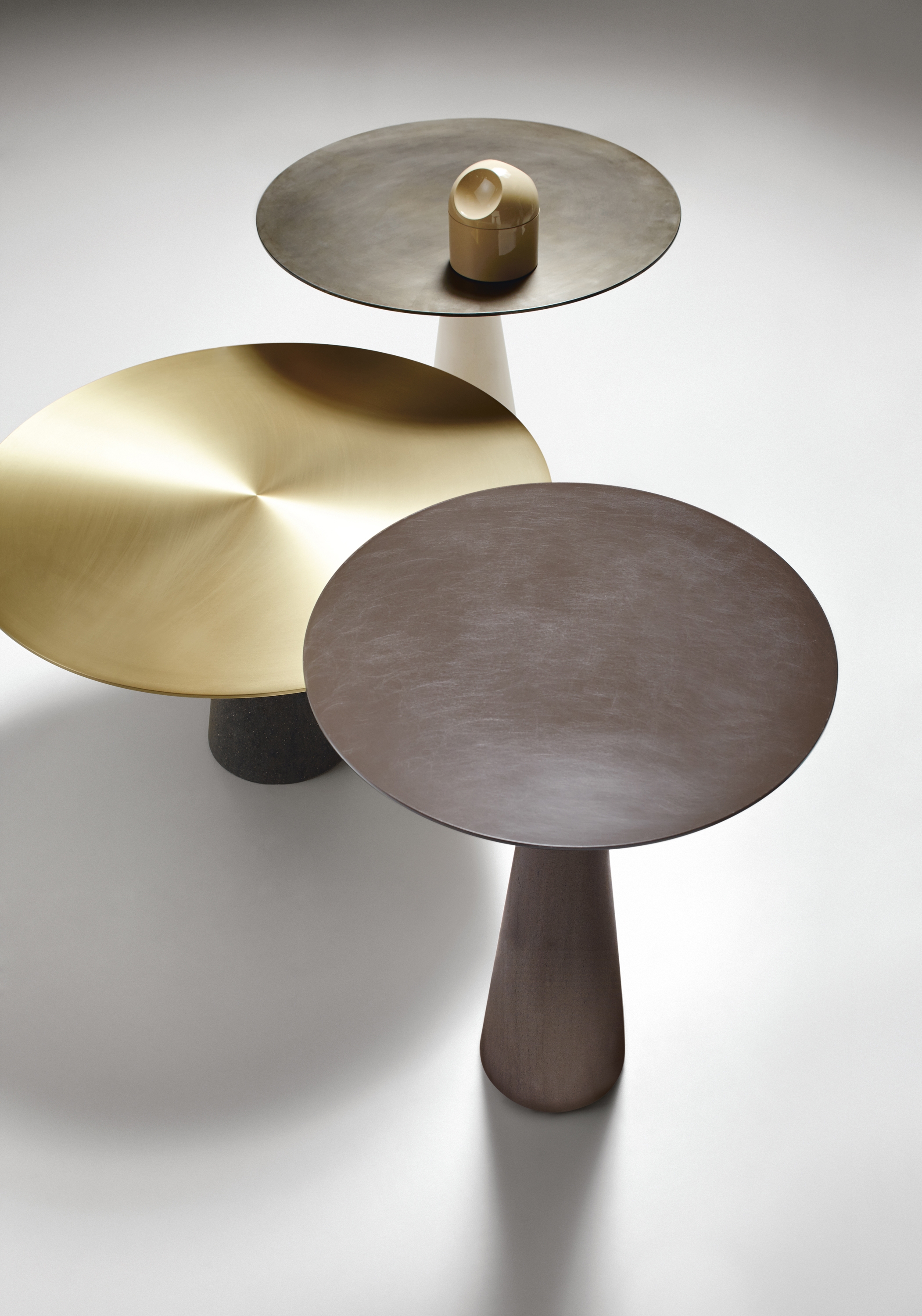 LEAF MSL 45 - Side tables from NEUTRA by Arnaboldi Angelo | Architonic