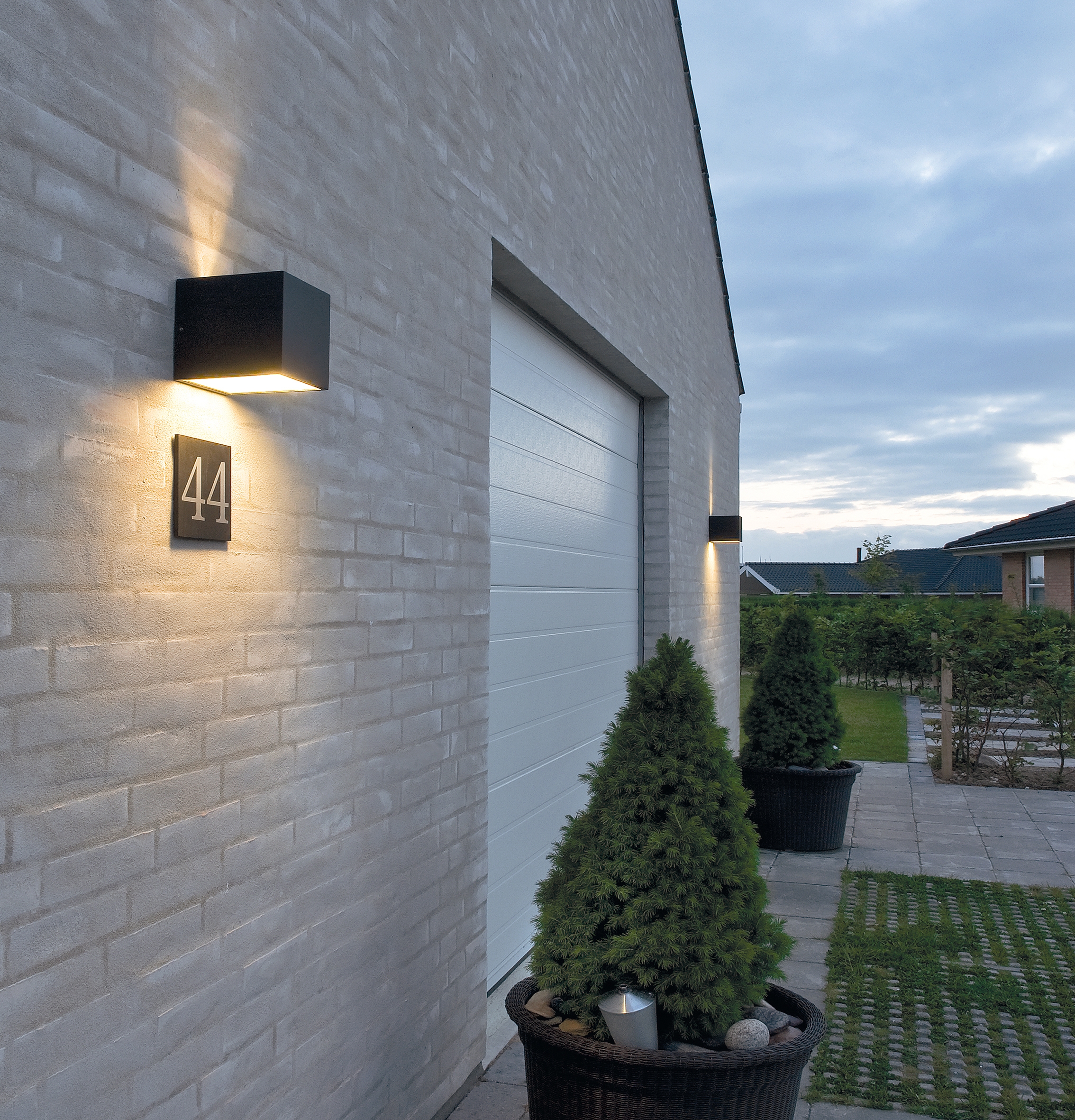 CUBE XL UP DOWN E27 - Wall lights from Light-Point | Architonic