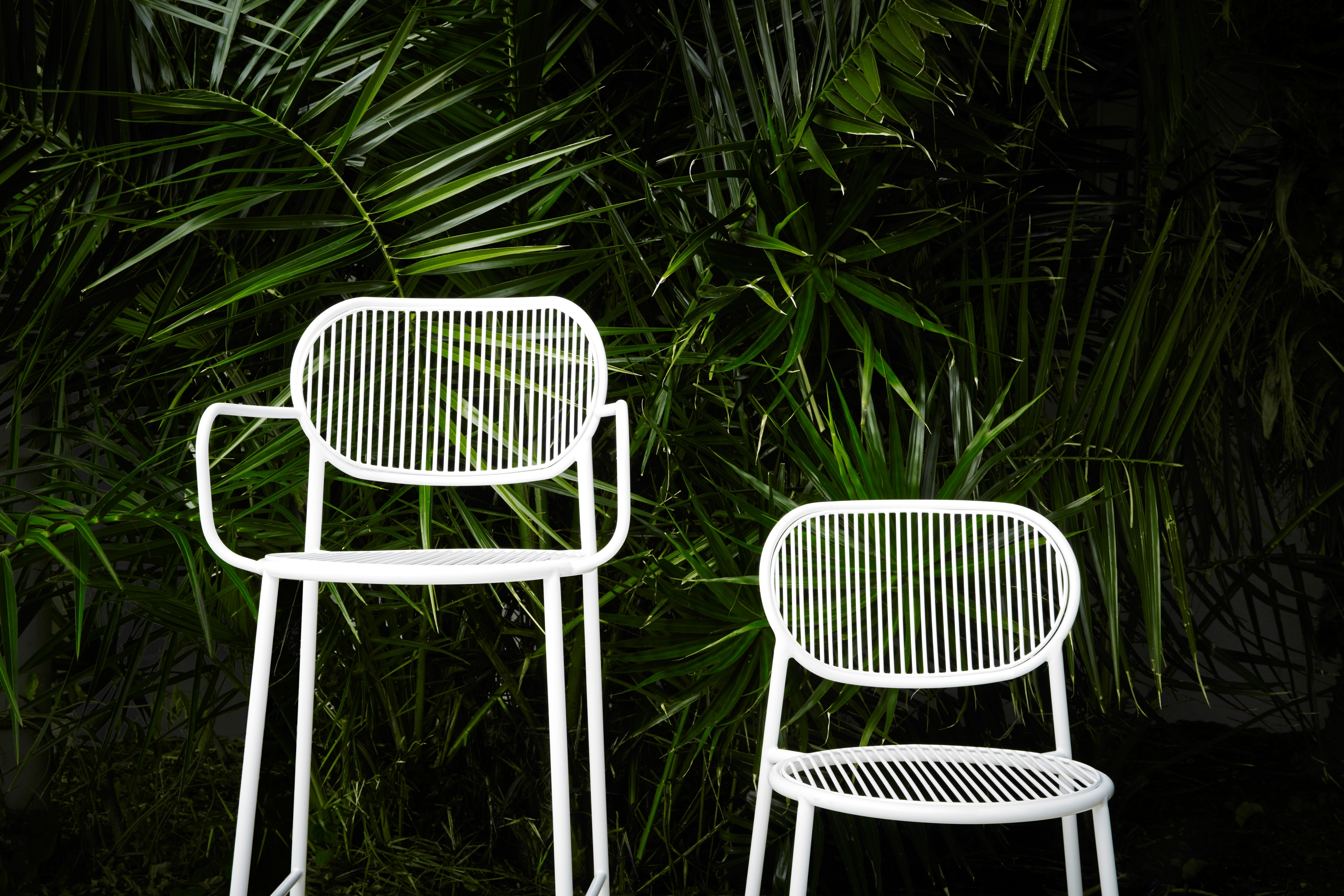 PIPER BAR STOOL WITH ARMRESTS - Bar stools from DesignByThem | Architonic