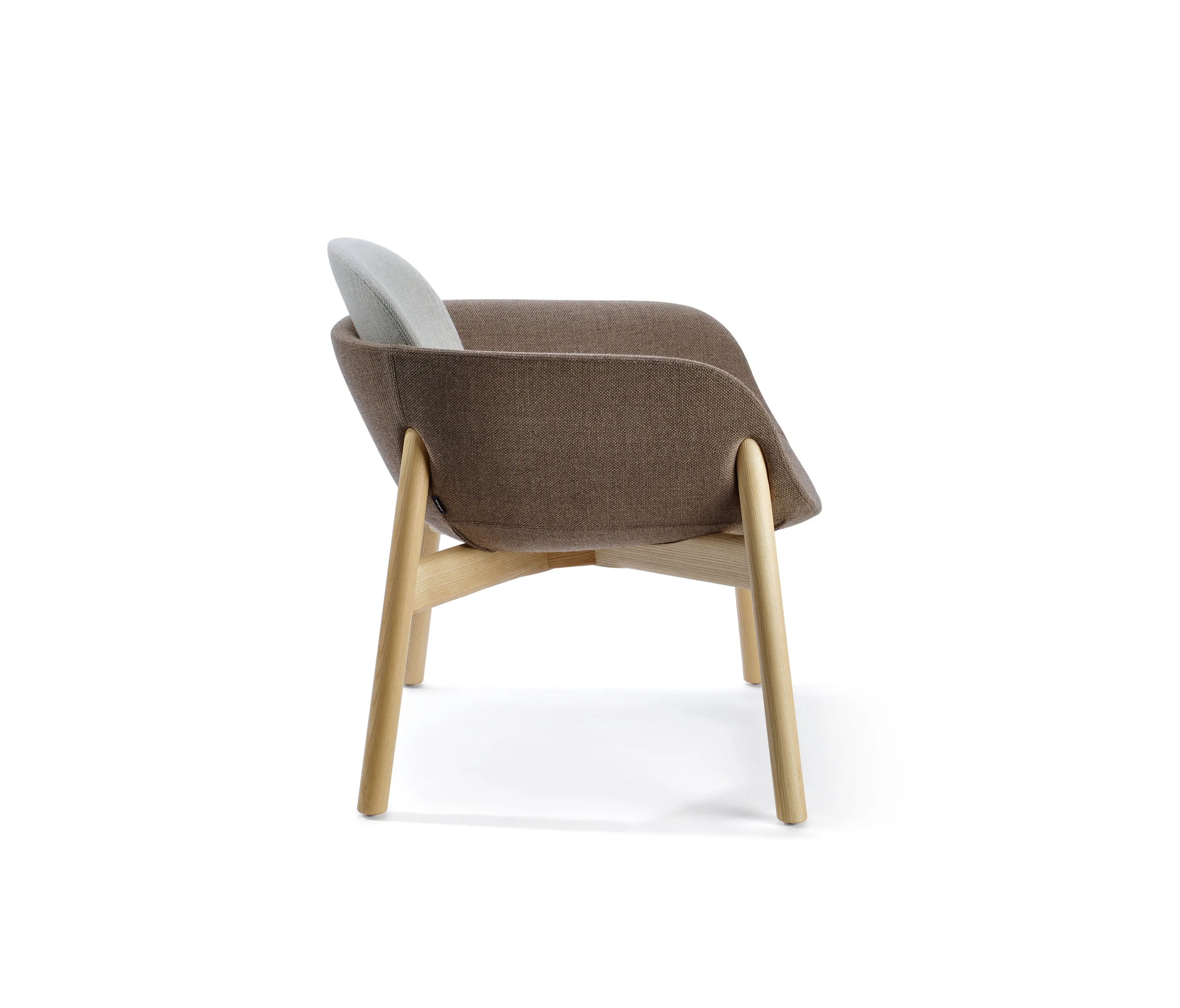 PEB WOODEN LEGS LOW BACK – Fauteuils de Infiniti | Architonic