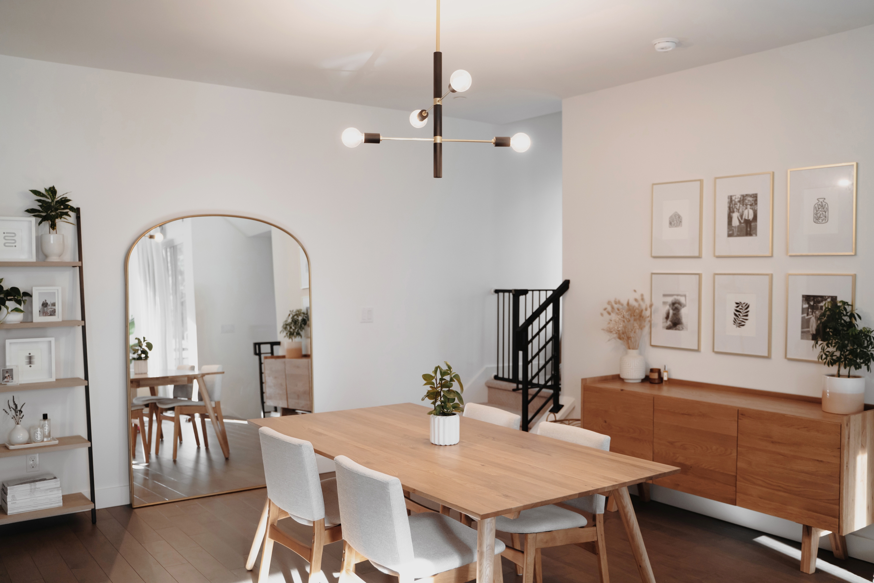 ASTRID CHANDELIER - Suspended lights from Hudson Valley Lighting | Architonic