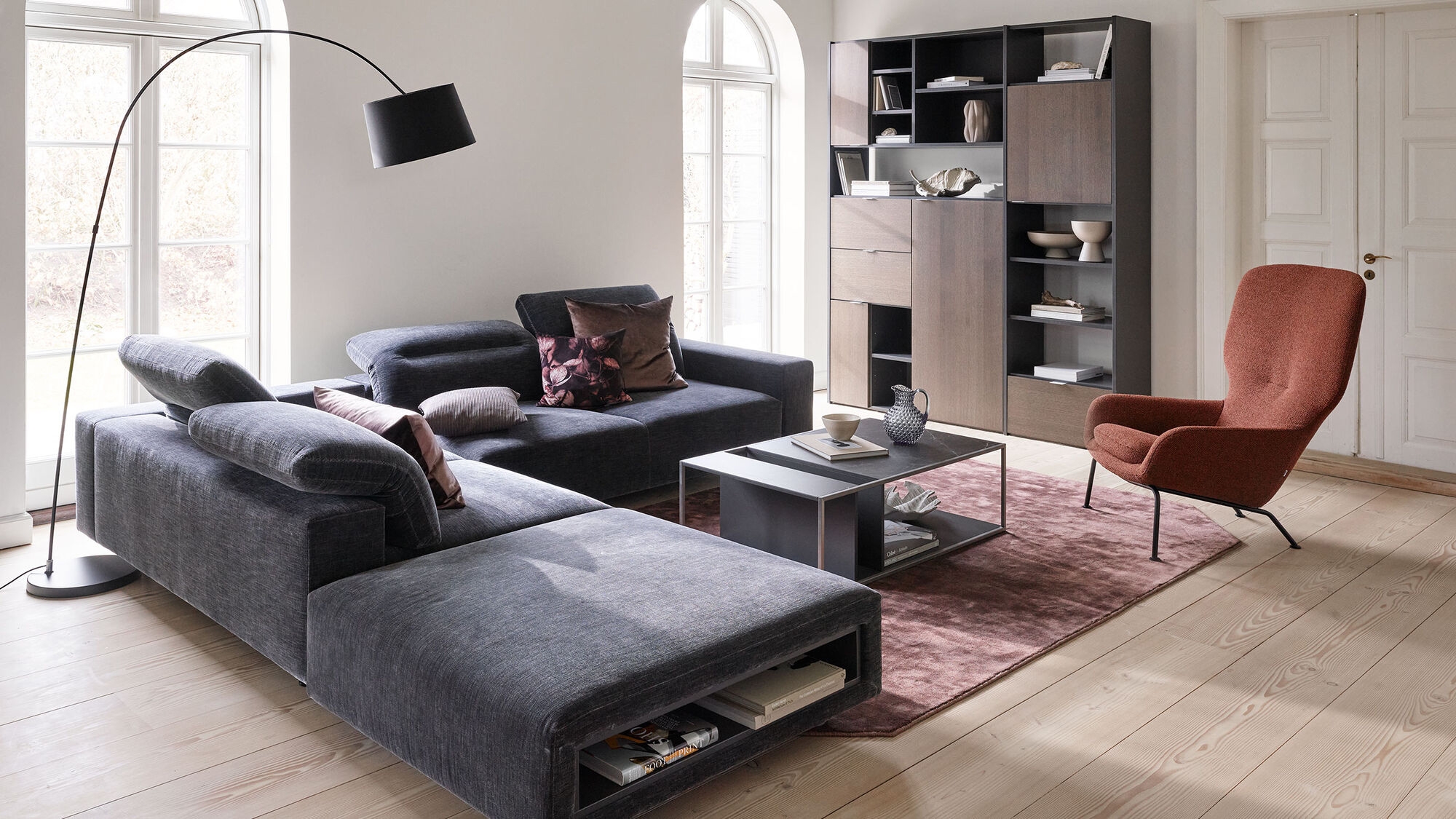 SOFÁ ESQUINERO HAMPTON CON RESPALDO AJUSTABLE Y ESPACIO DE ALMACENAJE AR00 – Sofás de BoConcept ...