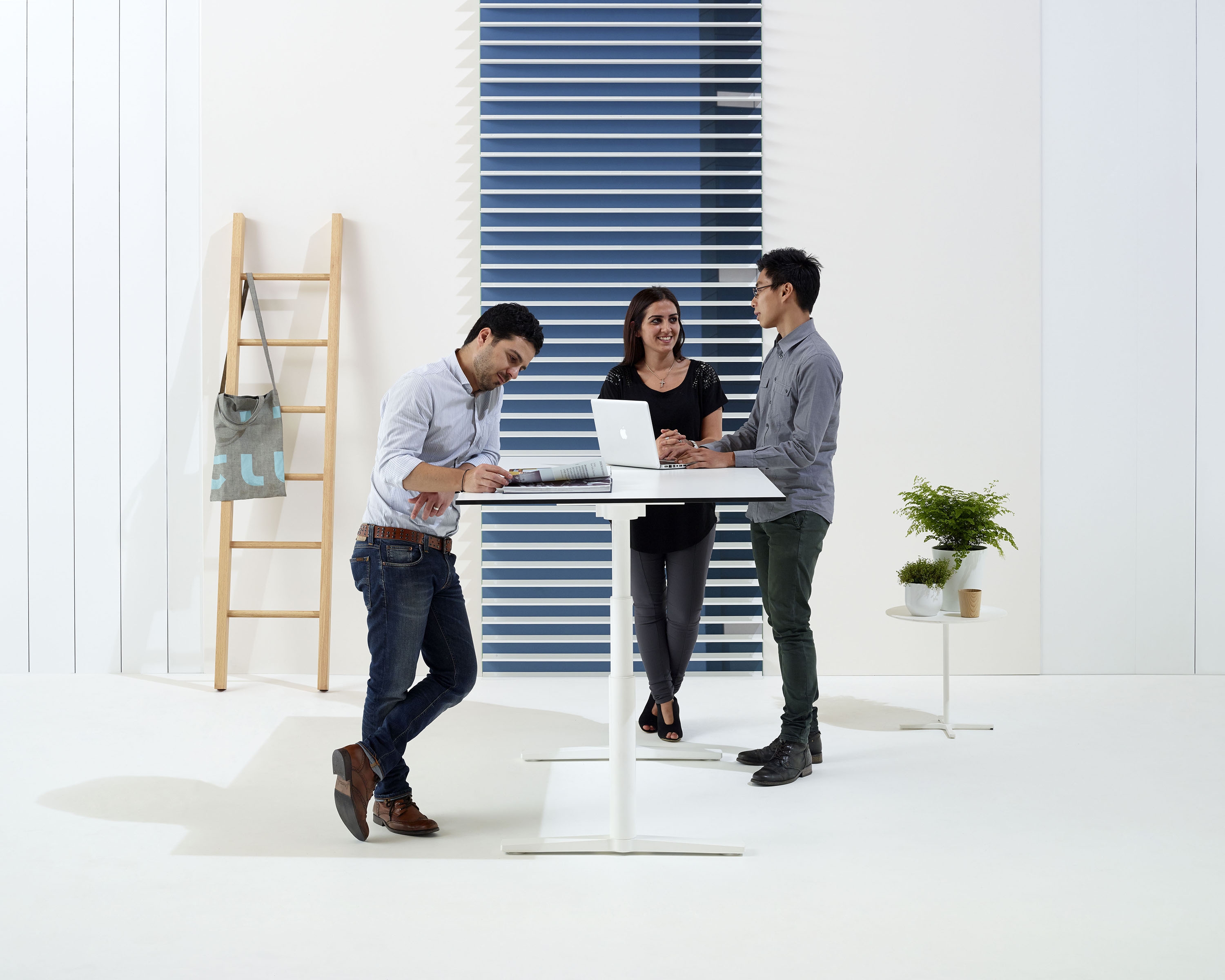KROSSI WORKSTATION - Contract tables from Schiavello International Pty ...