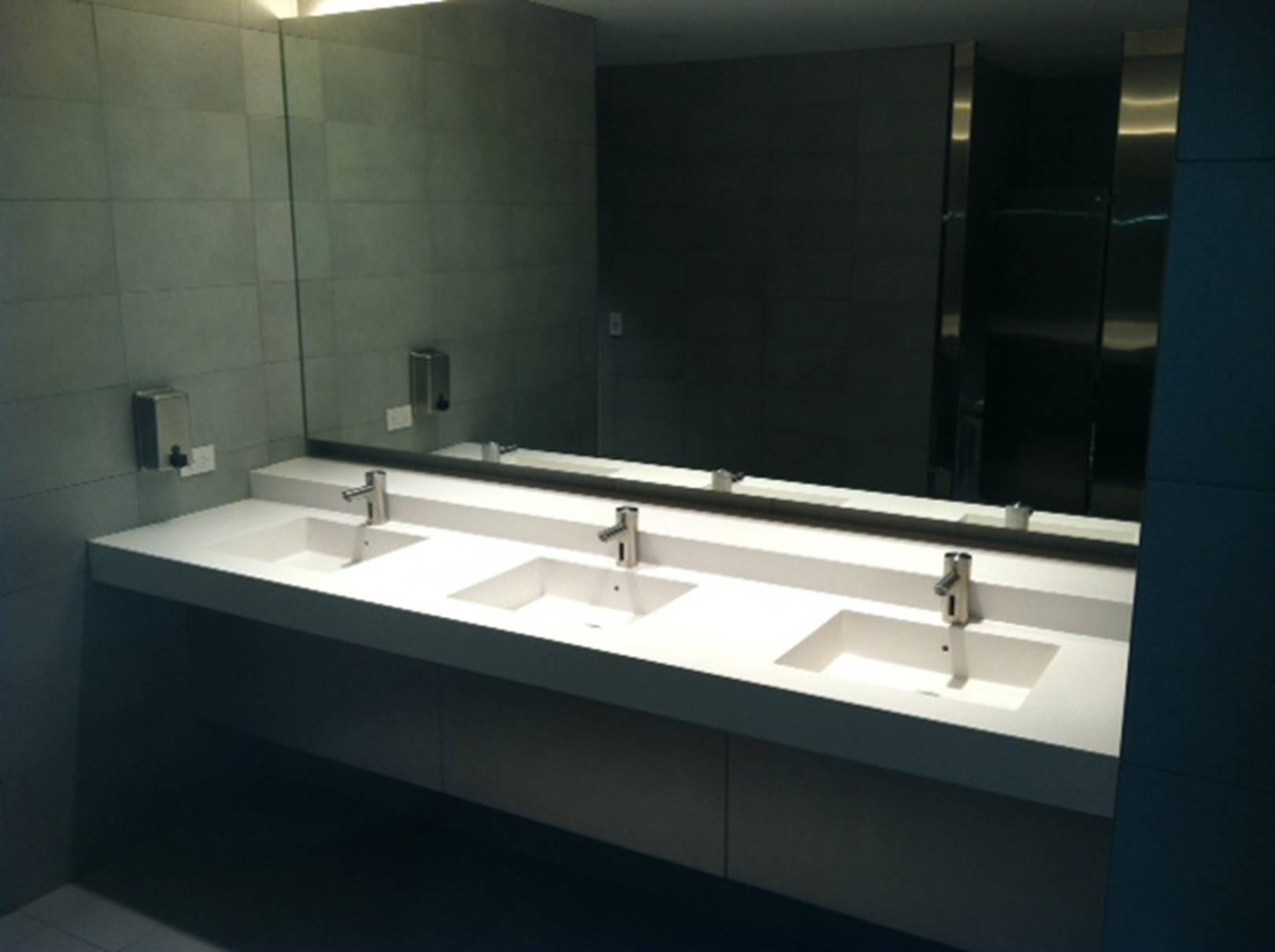 SLAB WALL MOUNTED CAST SOLID SURFACE DECK - Wash basins from Neo-Metro ...