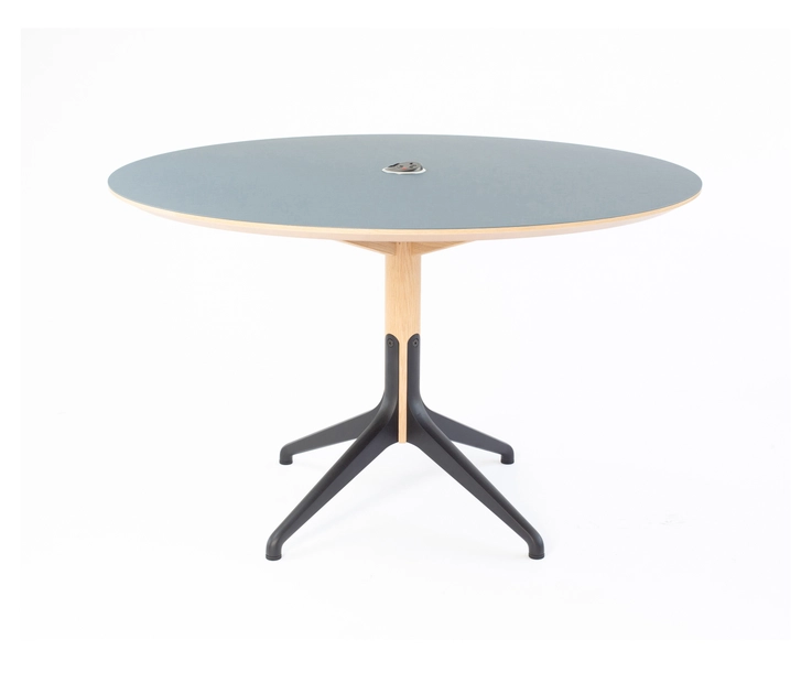 WOODSTOCK ROUND TABLE - Contract tables from ICONS OF DENMARK | Architonic