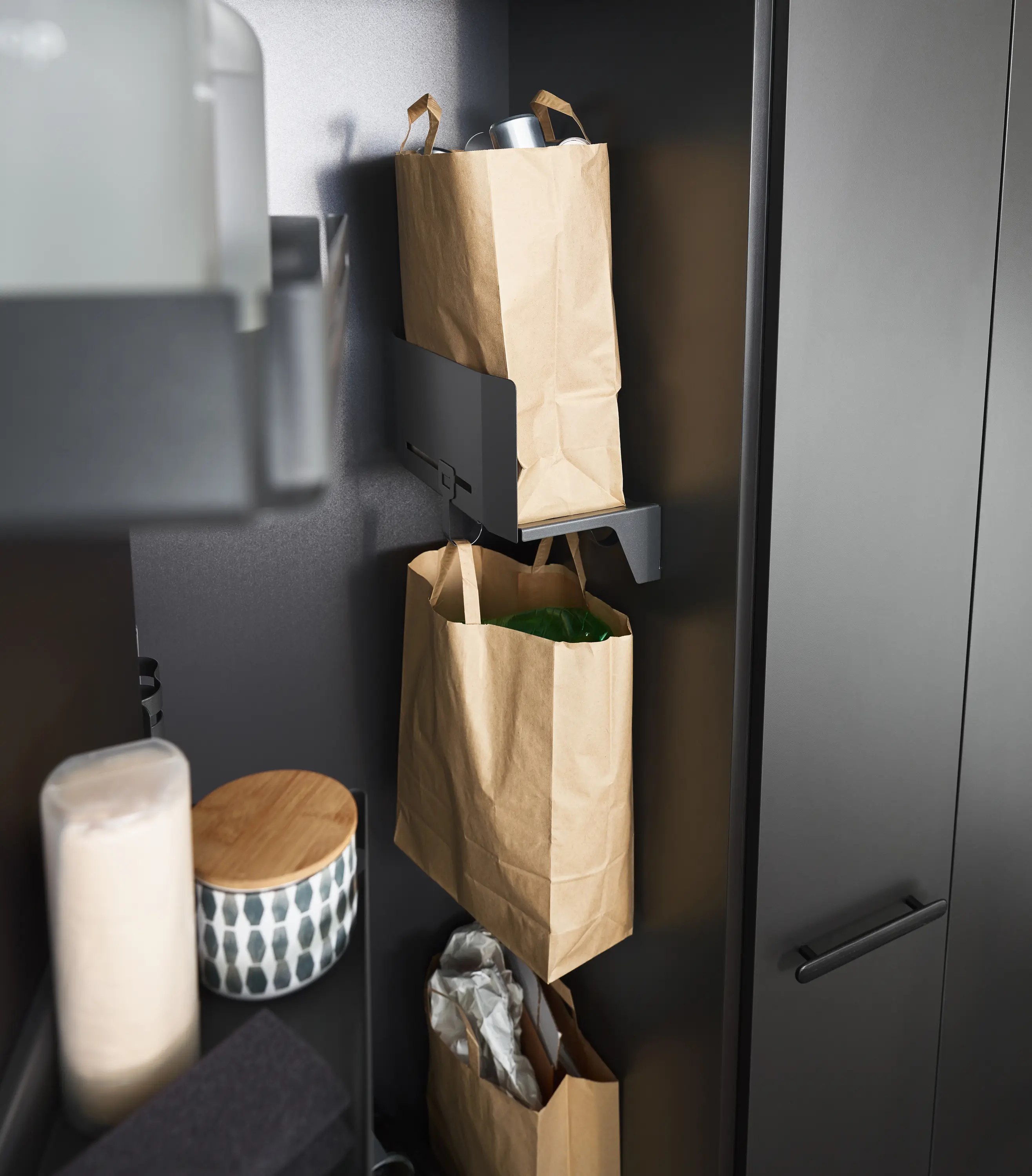 SESAM BAG RECYCLING STATION - Kitchen organization from peka-system ...