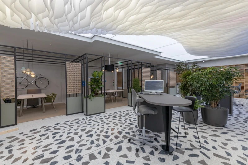A remodelled customer service hall for Luzerner Kantonalbank (LUKB ...