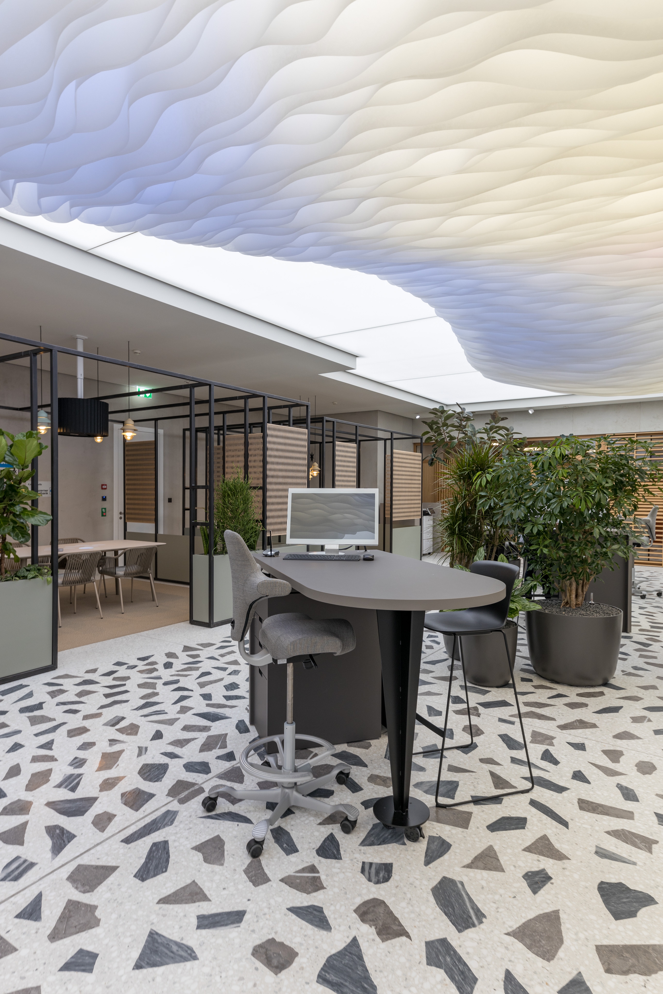 A remodelled customer service hall for Luzerner Kantonalbank (LUKB ...