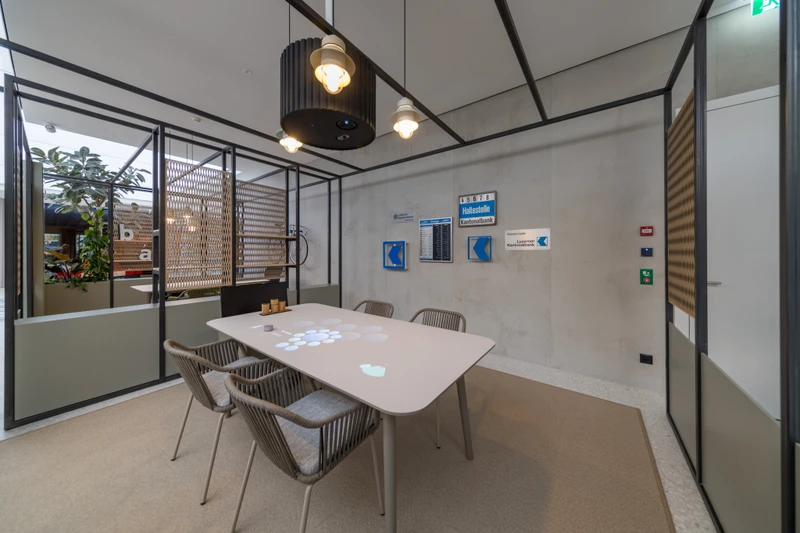 A remodelled customer service hall for Luzerner Kantonalbank (LUKB ...