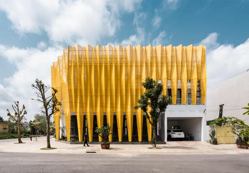 Industrial designs on contemporary facades | Architonic