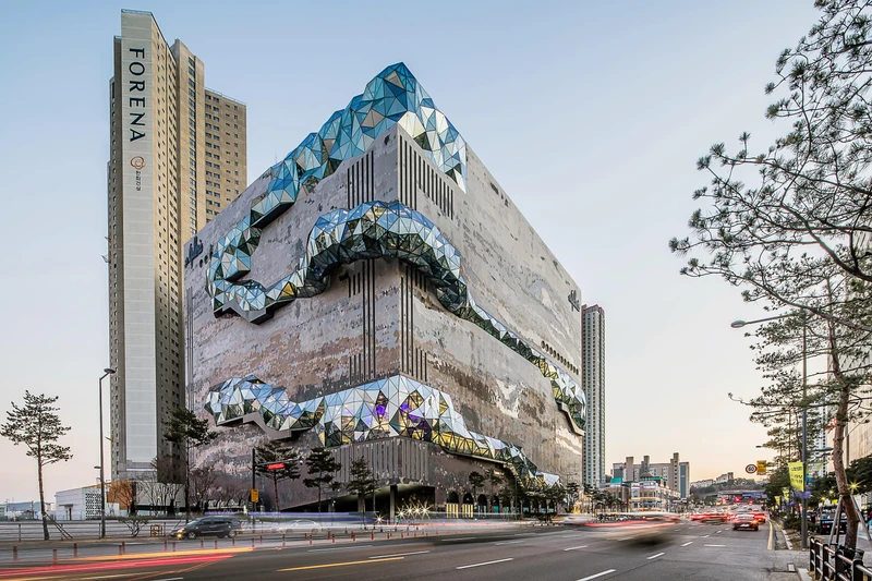 The rise and fall of consumerist architecture: ten modern mega-malls ...