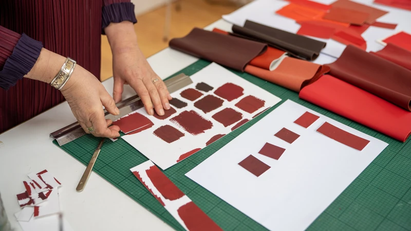 Elmo: a leather library of colours | Architonic