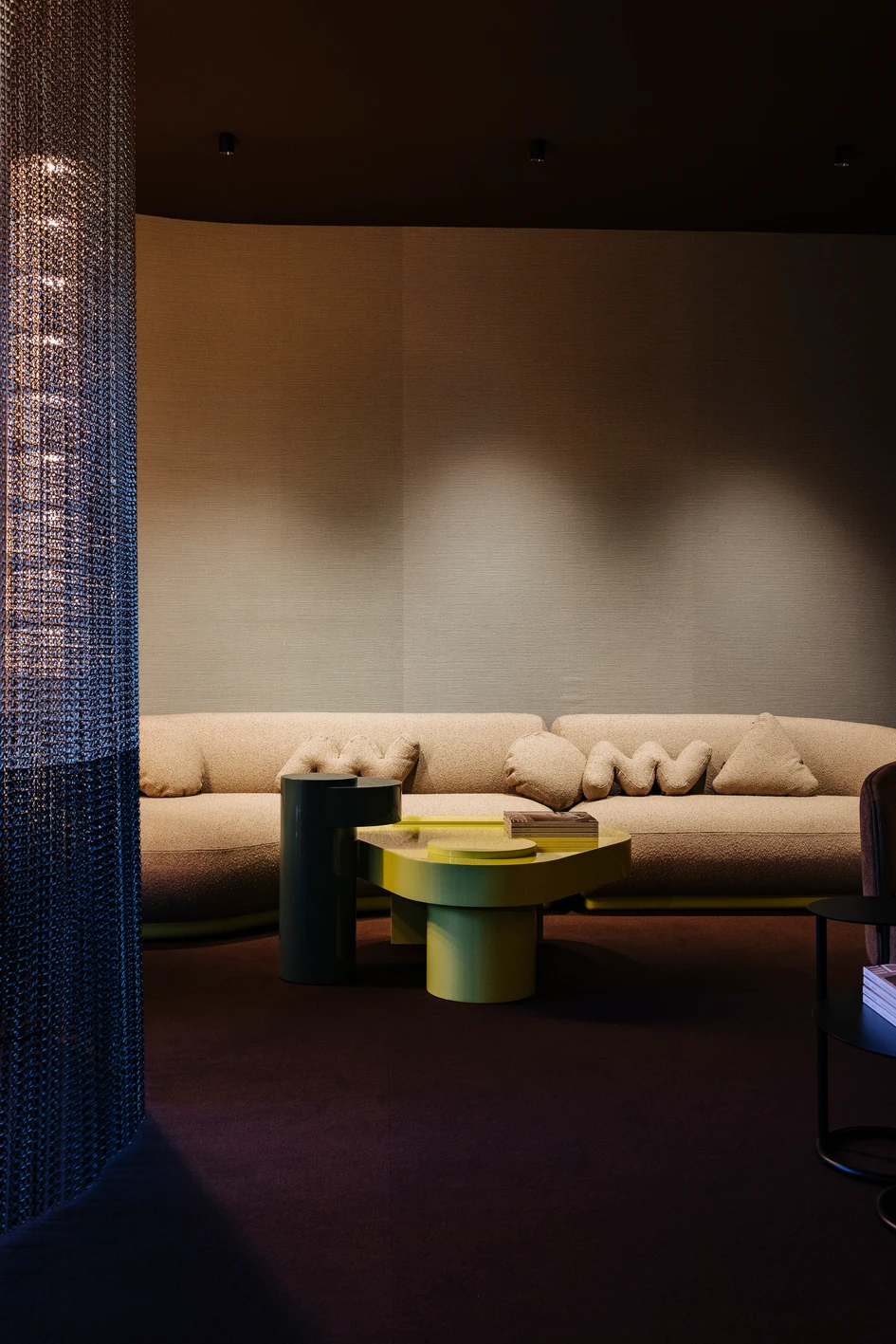 Appartamento Spagnolo opens a window to Spanish interior design at ...