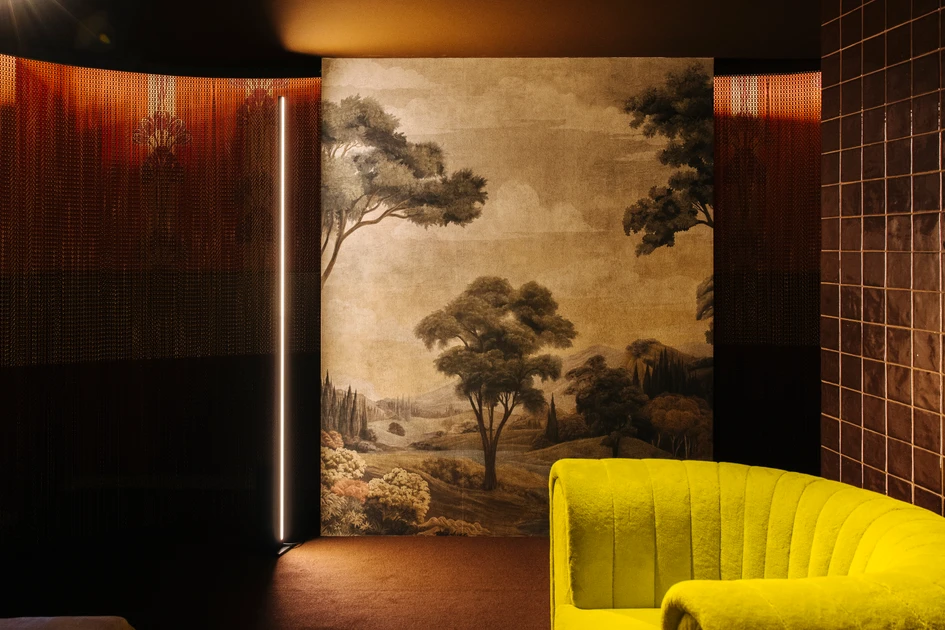 Appartamento Spagnolo opens a window to Spanish interior design at ...