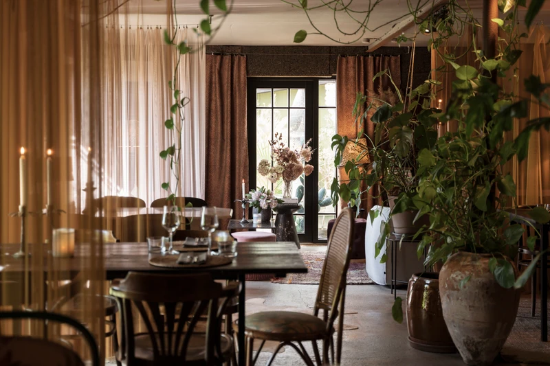 Four restaurant interiors that serve up texture | Architonic