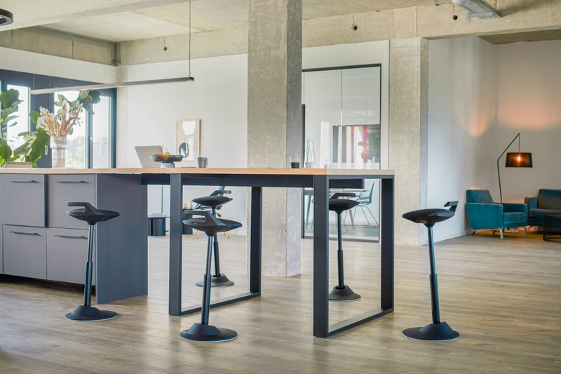 Dynamic working environments of the future from Aeris | Architonic